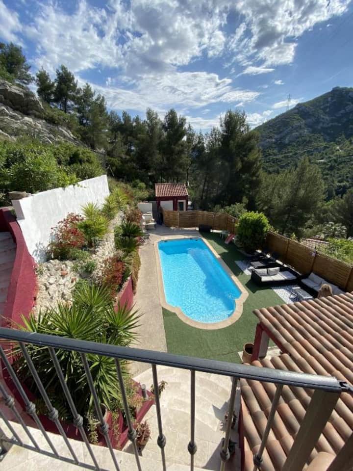 Maison Au Calme Avec Piscine - Marsella