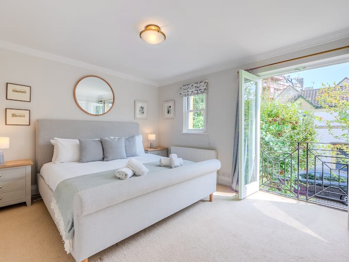 Central Mews House With Parking - Bath