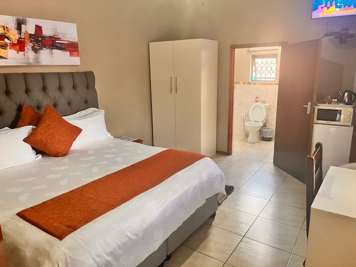 Bibby’s B&b Cozy Gcuwa Retreat - Butterworth