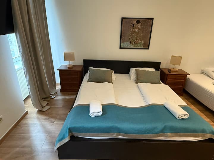 Cozy 2br Flat Westbahnhof | Includes Wifi & Tv - Vienna