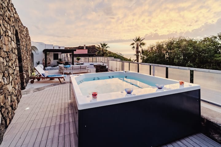 Alba Chiara & Mila - Sea View, Terrace And Jacuzzi - Pantelleria