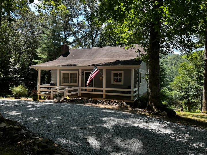 The Fox Den/rustic Log Cabin/near Gsmnp & Nnf - Franklin, NC