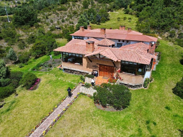 Hermosa Casa Con Jacuzzi - Ubaté