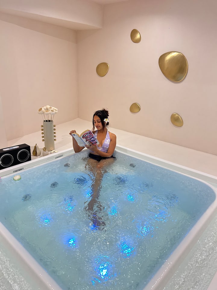Casasaga Riviera Private Jacuzzi Room - Bengaluru