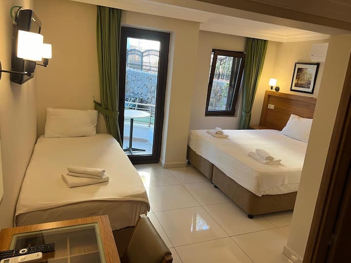 Garden Floor Triple Room-fethiye Park Hotel - Ölüdeniz