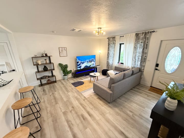 La Casita – Your Cozy North Miami Escape - North Miami, FL