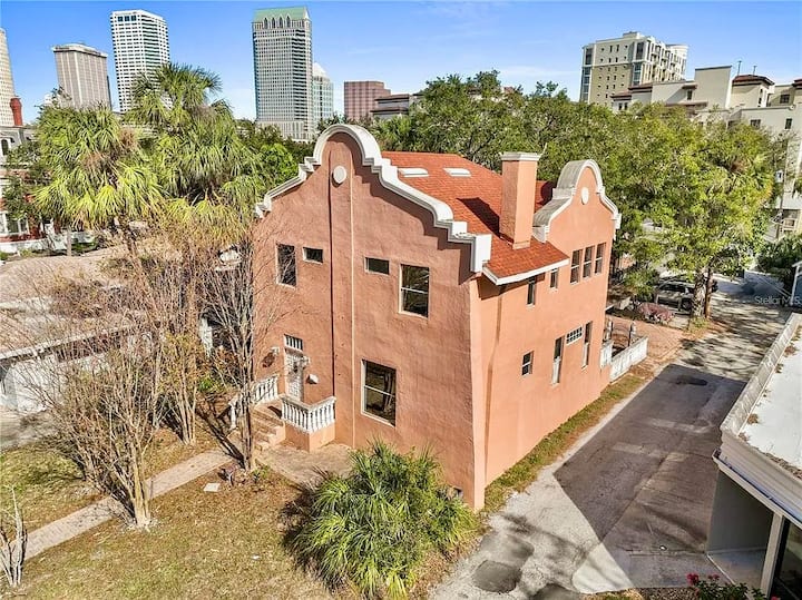 Entire House By Downtown Tampa In Perfect Location - Tampa, FL