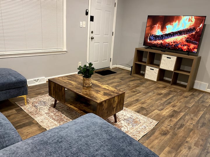 Cozy Home With Family - Westland, MI