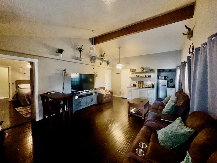 Frontier Disney Escape 2 Bed-1/2 To Train Station - Irvine, CA