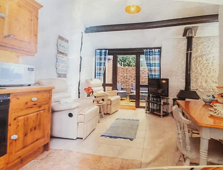 Lovely Apple Cottage.  
A Peach. - Lyme Regis