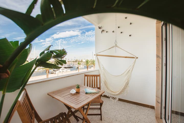 Stylish Studio Overlooking Lagos Marina - Lagos