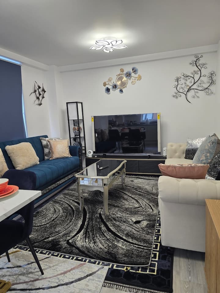 Mega3 Luxury Apartment-2bedrooms,2baths, 2toilets - Manchester