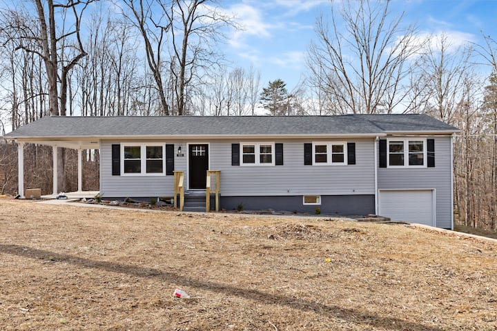 Newly Renovated 2br/2ba Home | Near Buchanan - Natural Bridge State Park, Natural Bridge