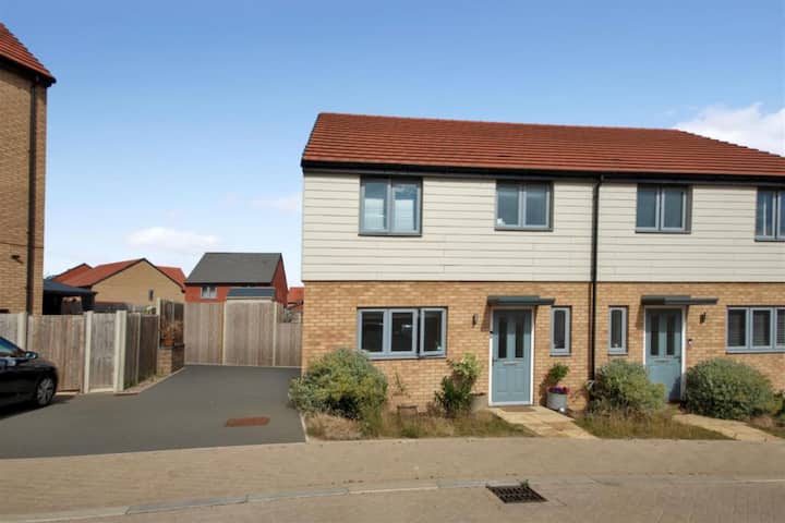 Flint Grove House, Long/short Stay, Wellingborough - Kettering, UK