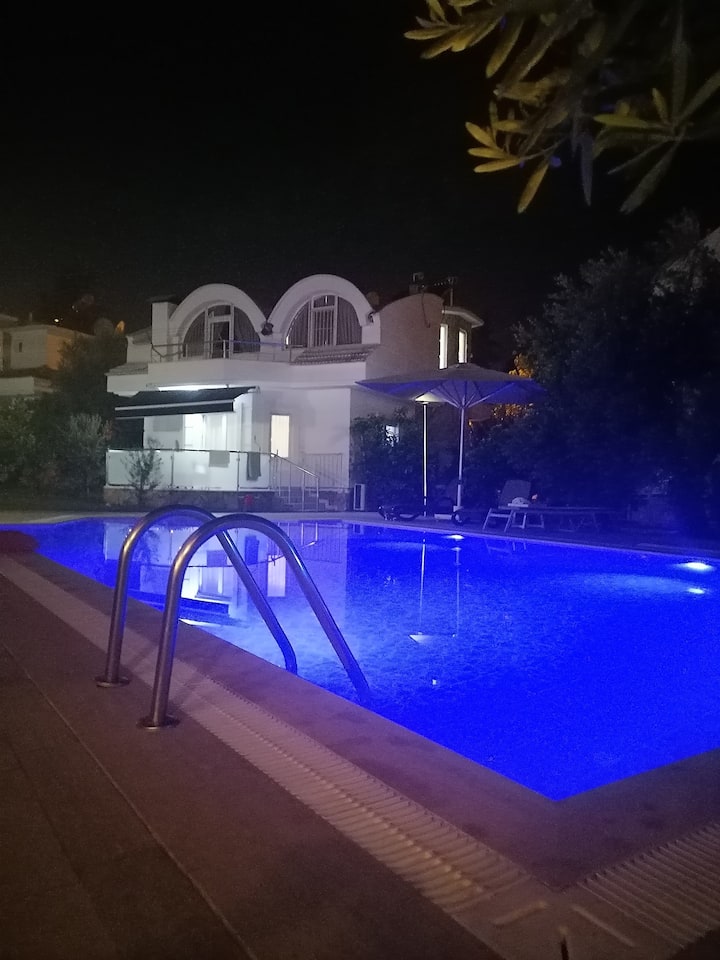 Müstakil Havuzlu Villa - Kemer