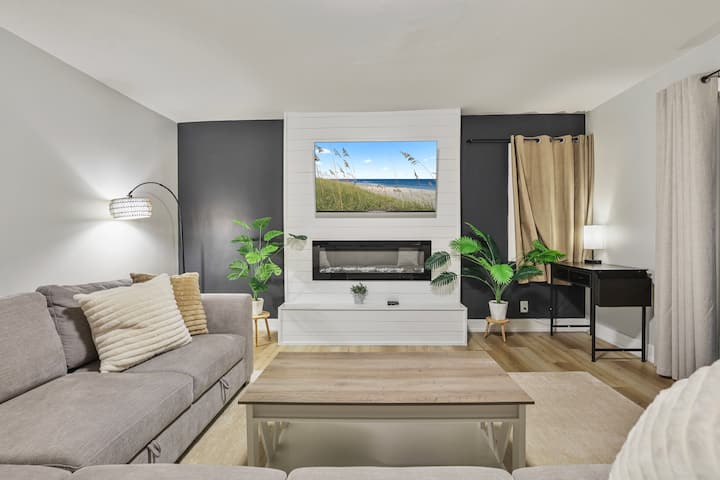 Love: Screened Porch, One Level - Burbank, IL