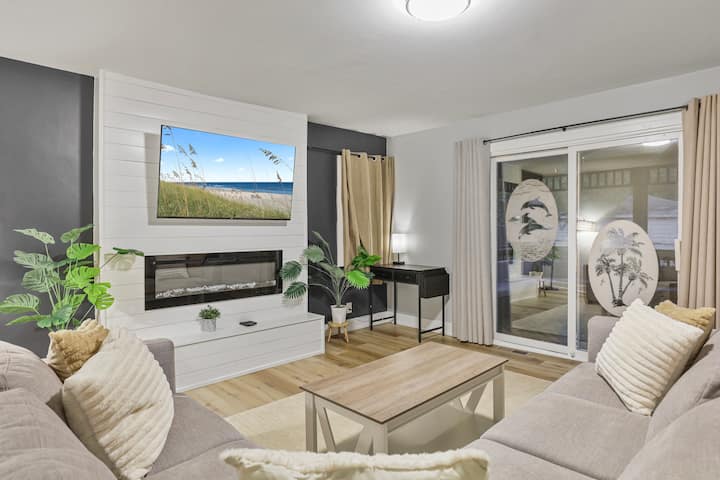 Love: Screened Porch, One Level - Burbank, IL