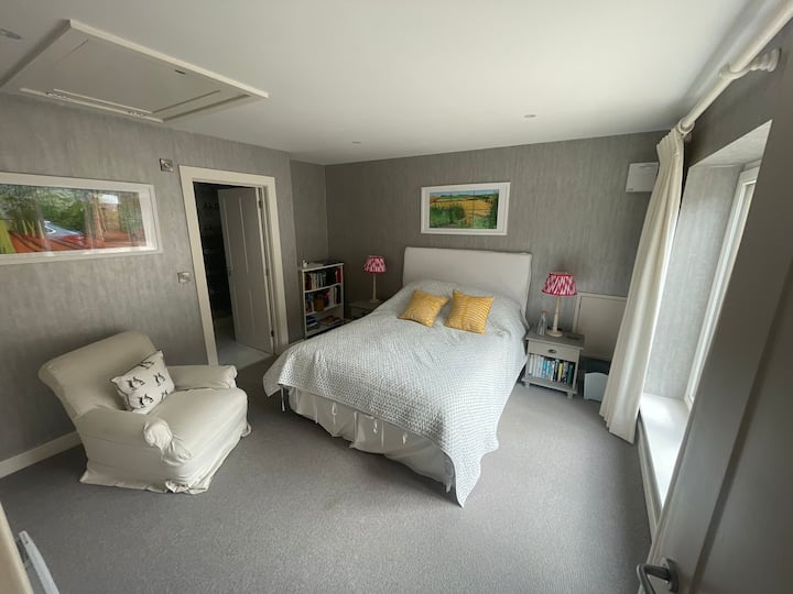 Double Room With Ensuite Bathroom - Wantage
