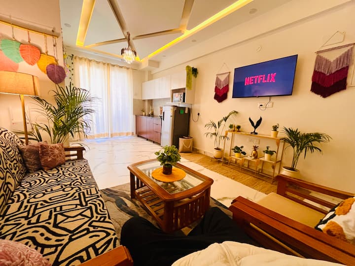 Cozy Nights Inn | 20 Mins From Igi Airport - Gurgaon