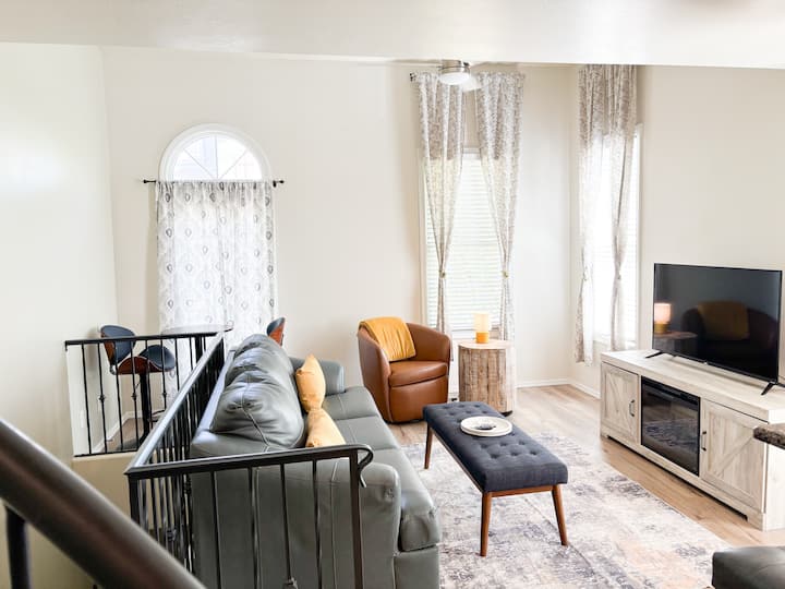 1 Bed 2 Bath Home In Phoenix - Phoenix, AZ