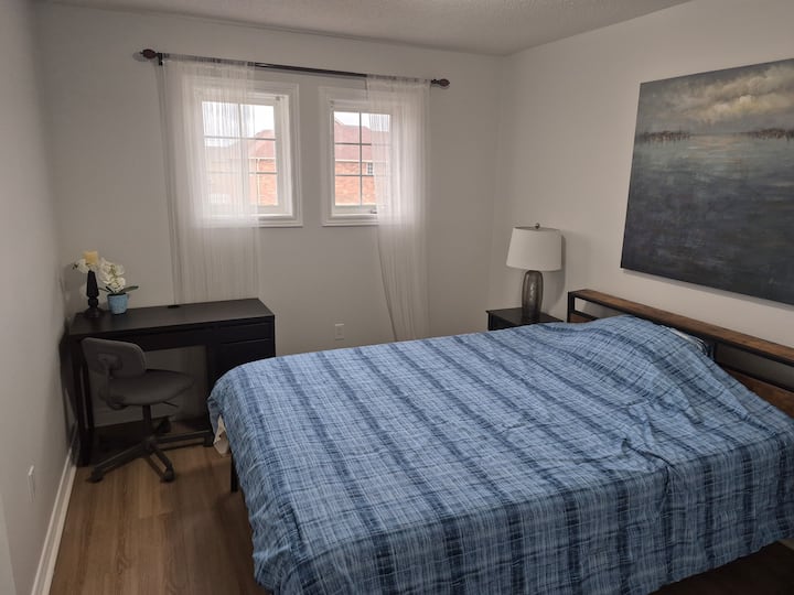 Private Cozy Room With Bathroom - Burlington