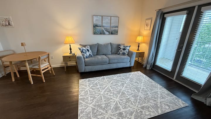 1 Br Apt With Resort Styled Amenities - Huntsville, AL