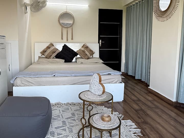 Baseraa Stays - 104 - Terrace - New Delhi