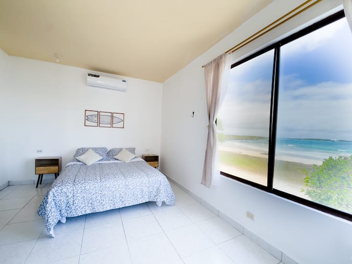 Oceanfront Apartment With Starlink Internet - Galápagos Islands
