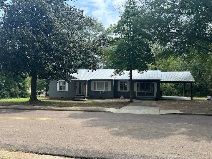 Dawg House - Starkville, MS
