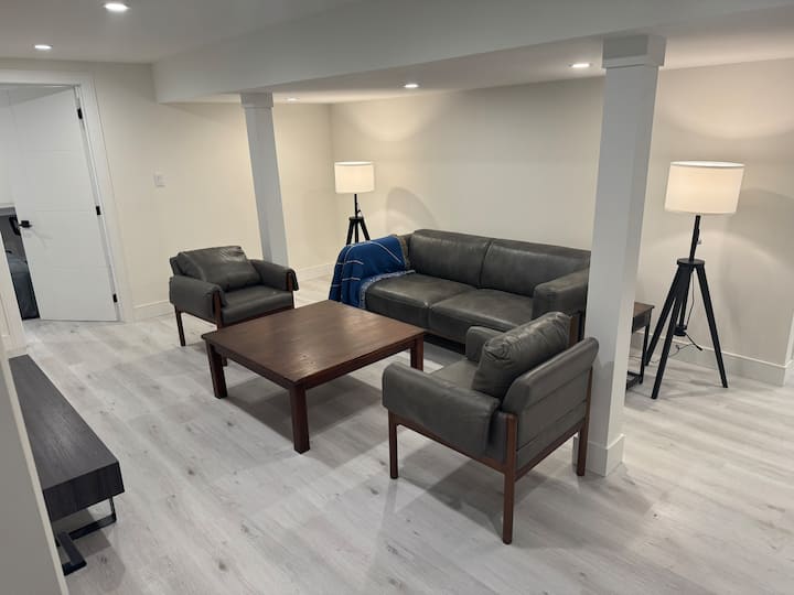 Luxury Student Rental - Oshawa