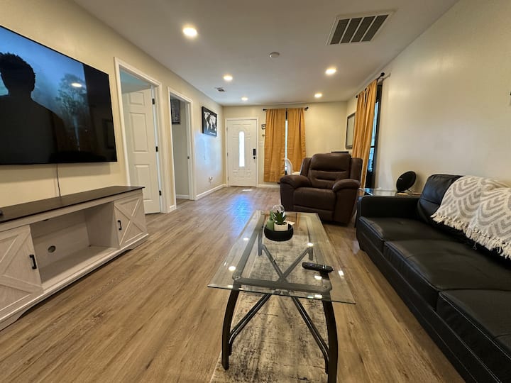 3br Retreat Modern Walkin Shower - Killeen