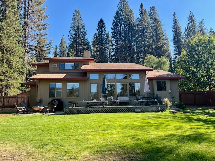 The Cozy Meadow Cabin With Views - Graeagle, CA