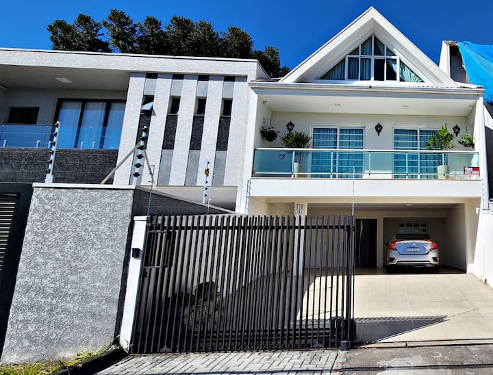 Linda Casa No Guabirotuba - Curitiba