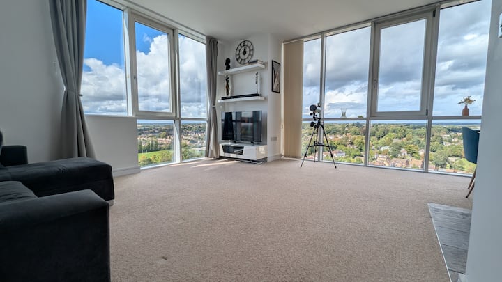 Stylish 2br Penthouse Flat - Hemel Hempstead