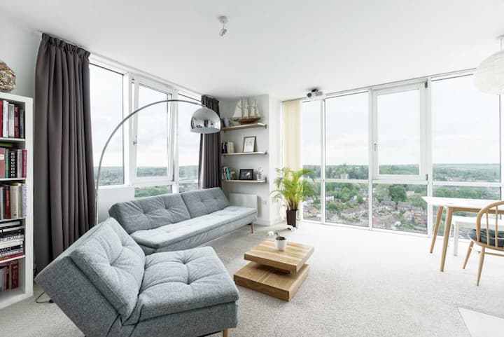 Stylish 2br Penthouse Flat - Hemel Hempstead