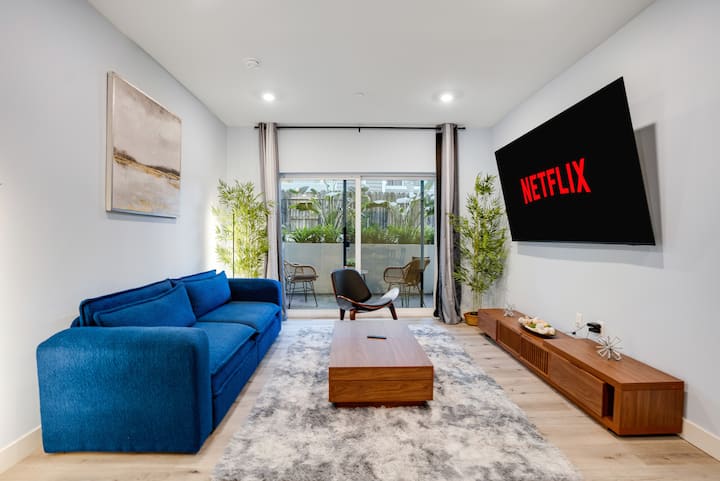 Modern 2br Apartment Near Universal Studios - Los Angeles, CA