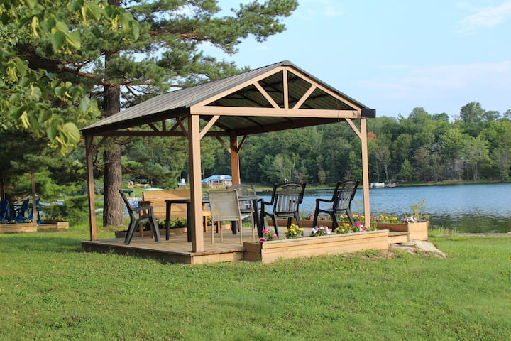 Waterfalls Lodge: Cottage #9 - Big Trout Lake