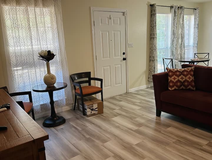 Work, Rest & Explore. Comfy House Near Stock Yards - Saginaw, TX