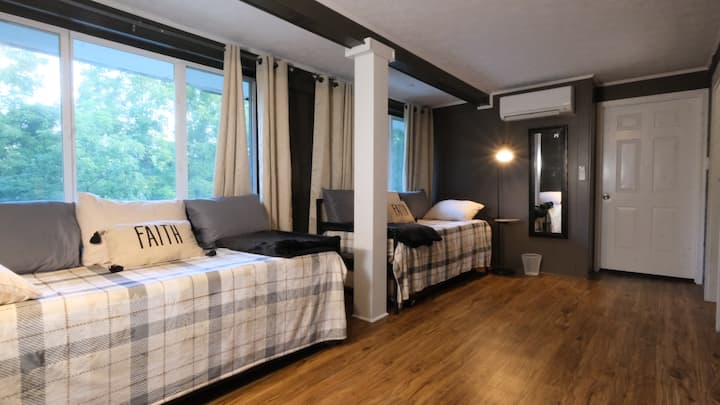 Cliffside & The Cellar - Asheville, NC