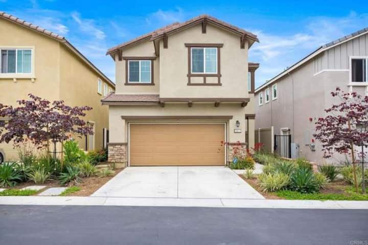 Modern Home-sleeps 12-near Beaches/winecountry - Bonsall, CA