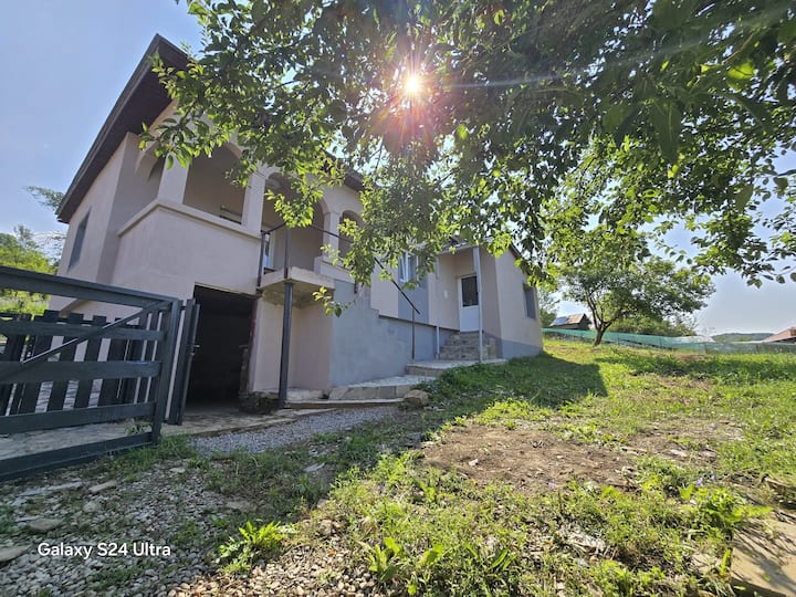 Casa Bunicilor-liniștea Prispei, Răcoarea Beciului - Comuna Talea