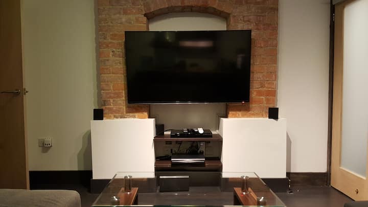 A Great Little 1bed In Old Town, Sky+wifi,sleeps 3 - Swindon