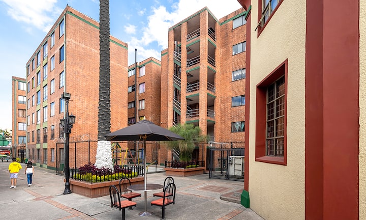 Apto Grande Y Seguro Bogotá - Bogota