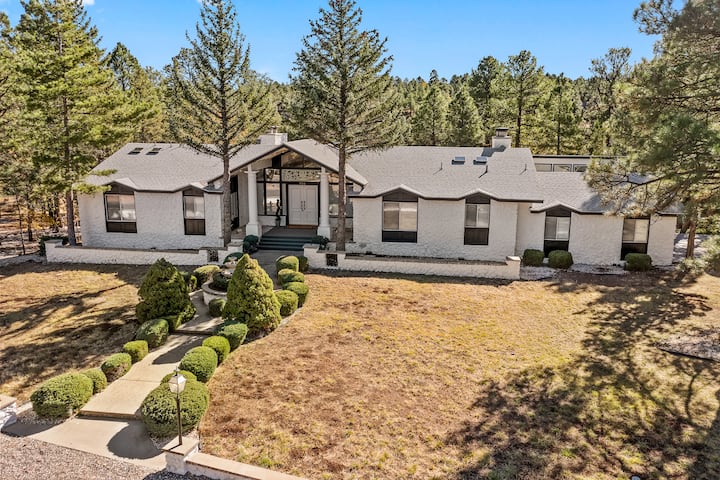 Serenity Pines Luxury Retreat - Flagstaff, AZ