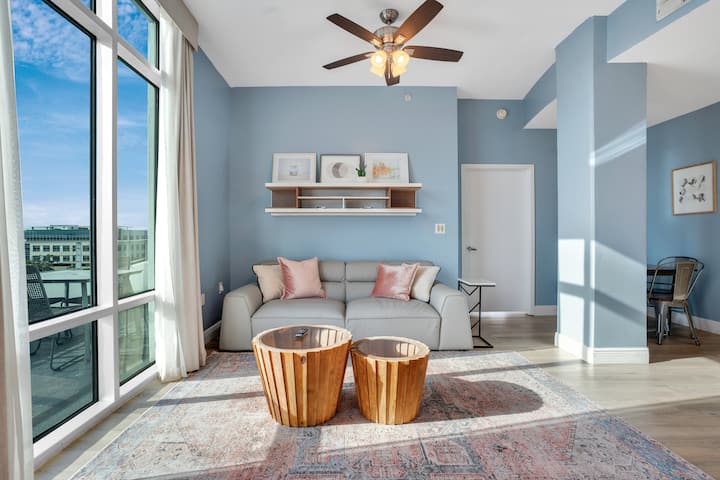 2 Bdrm Penthouse With Billiards - Winter Park, FL