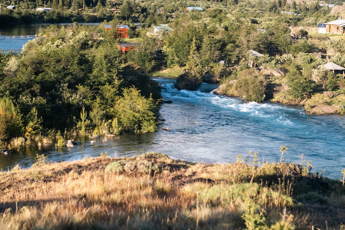 La Otra Orilla Hostel - Guesthouses for Rent in Cochrane, Aysén, Chile ...