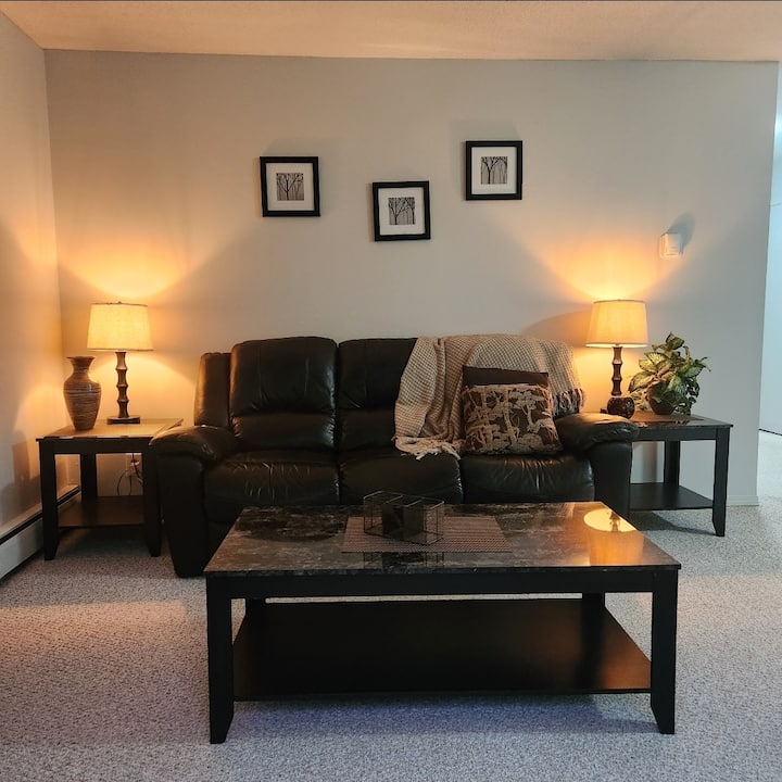 Cozy 2 Bedroom W/parking Incl. - Red Deer