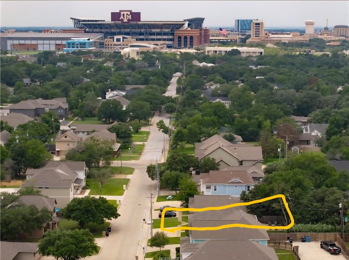 Charming College Station 3-bedroom Home ! - Kyle Field - College Station