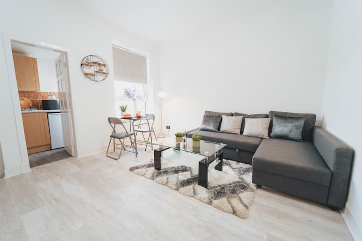 Spacious 1bhk With Free Parking In Lanarkshire - Motherwell