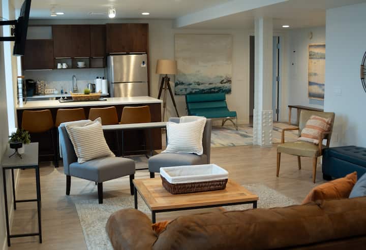 Modern Luxury In Downtown Gr - Calvin University, Grand Rapids